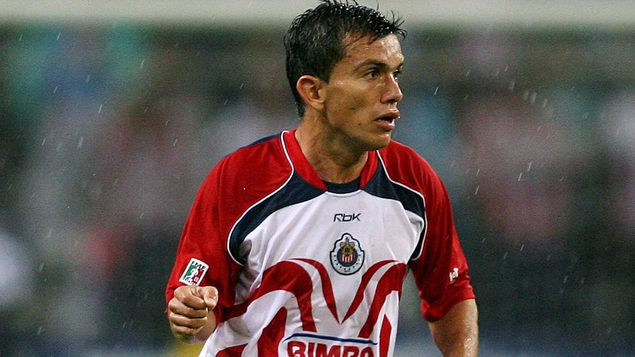 ¿Pura figura? Las 10 'estrellas' que han compartido Santos y Chivas