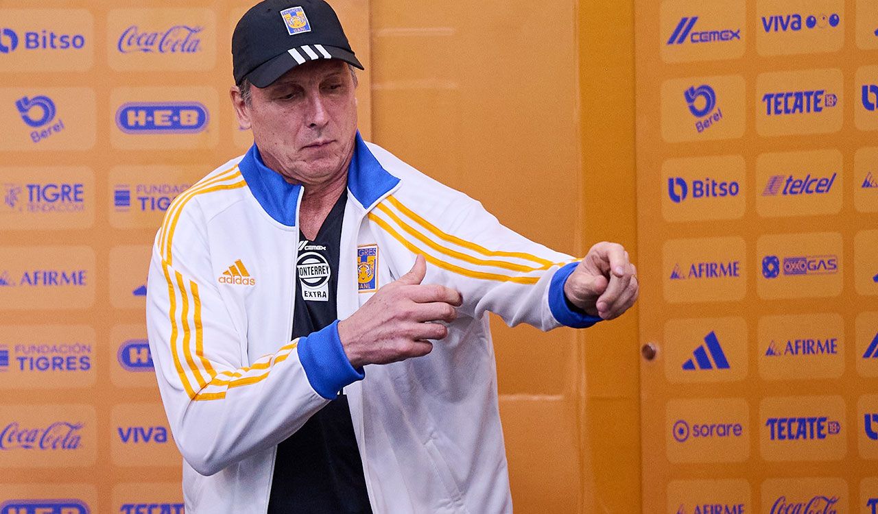 Robert Dante Siboldi ya luce como todo un felino