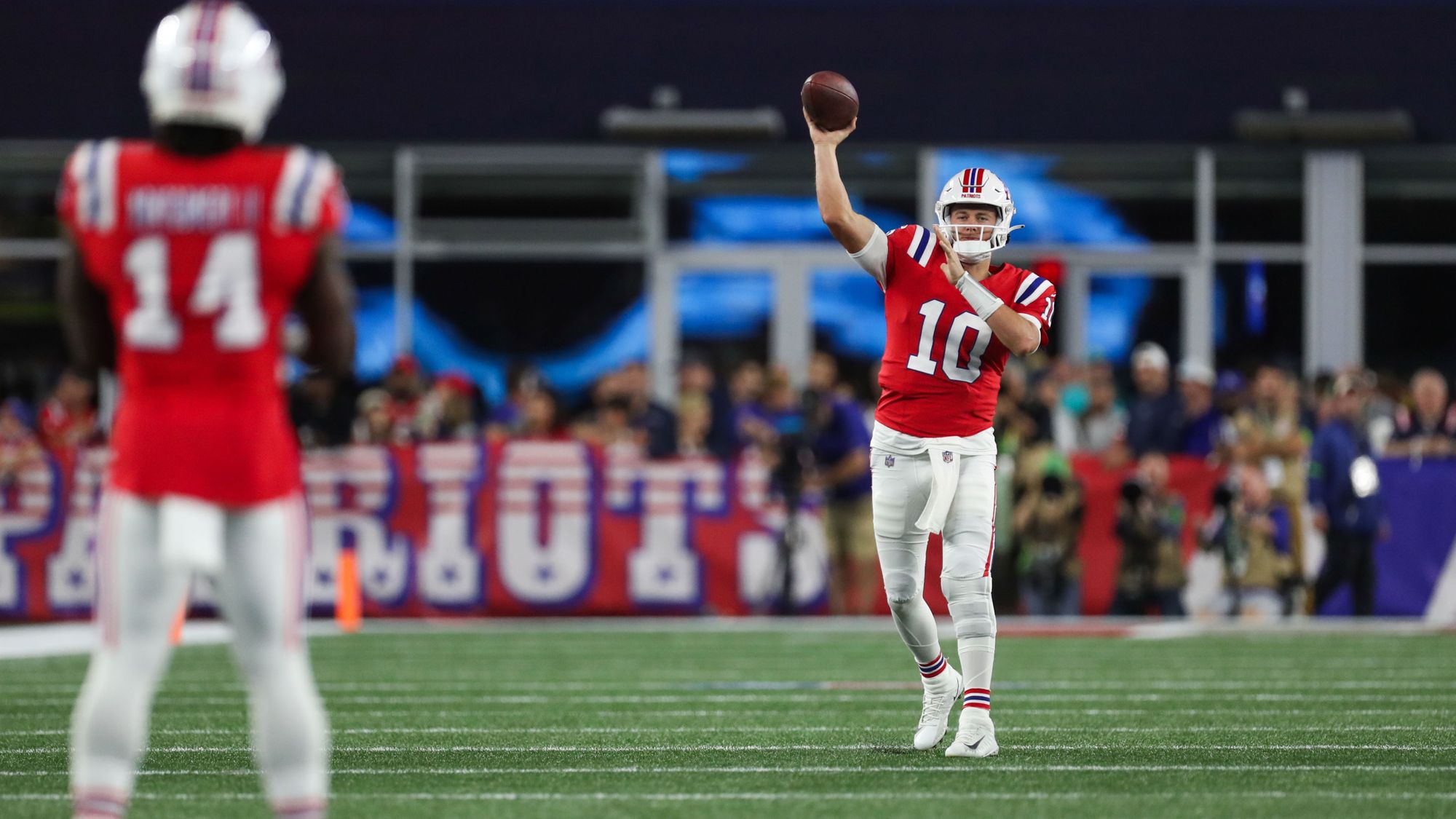 Los Patriots revivieron el espíritu de los 80 con su uniforme retro