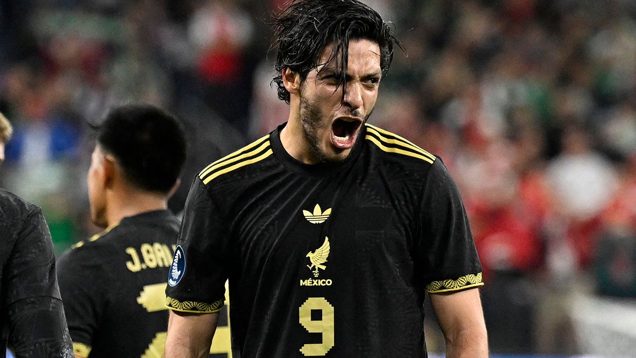 ¿A cuántos goles está Raúl Jiménez de Cuauhtémoc Blanco y 'Chicharito'?